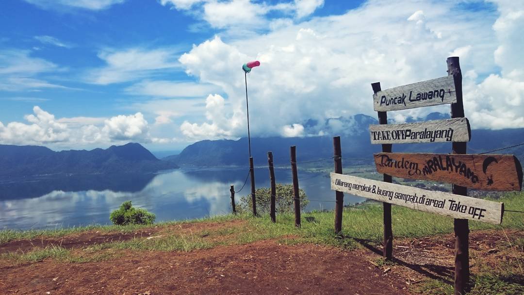 Biaya Masuk Puncak Lawang Terbaru dan Daya Tariknya - pituluik.com